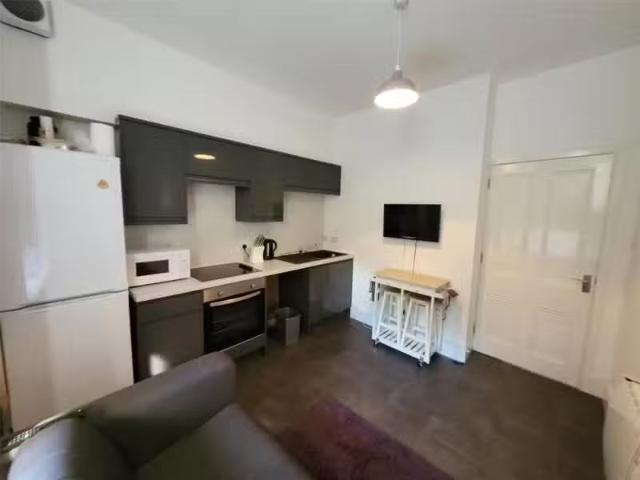 1 bedroom flat for rent in Irvine Place, City Centre, Aberdeen.