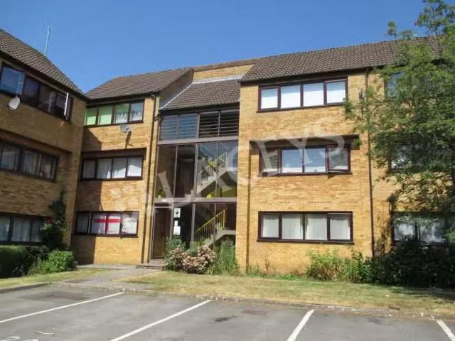 1 bedroom flat for rent in Ivel Court, Yeovil, BA21 4HX, BA21