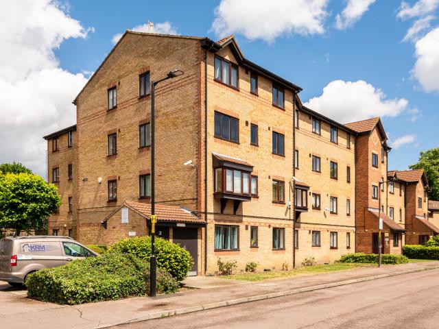 1 Bedroom Flat for Rent in John Maurice Close | Foxtons