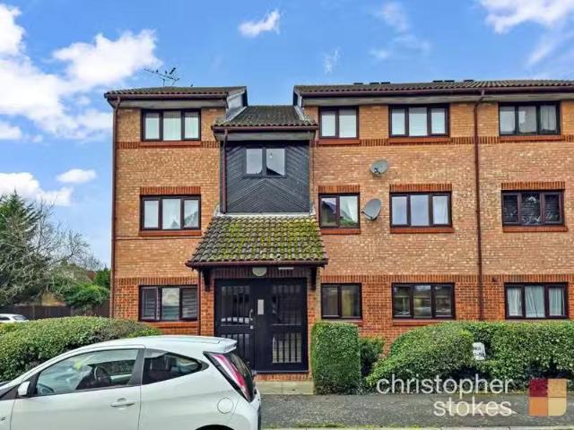 1 bedroom flat for rent in John Gooch Drive, Enfield, Greater.