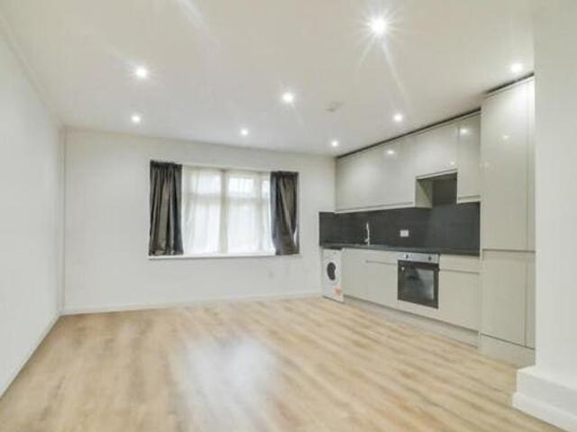 1 Bedroom Flat For Rent In Kenton, Harrow