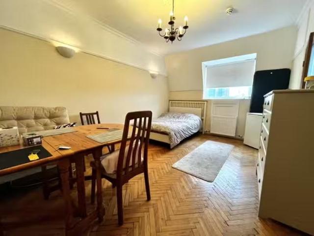 1 bedroom flat for rent in Kenilworth House, Castle Court, Cit.