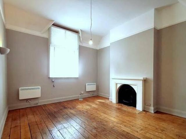 1 bedroom flat for rent in Kennington Lane London SE11