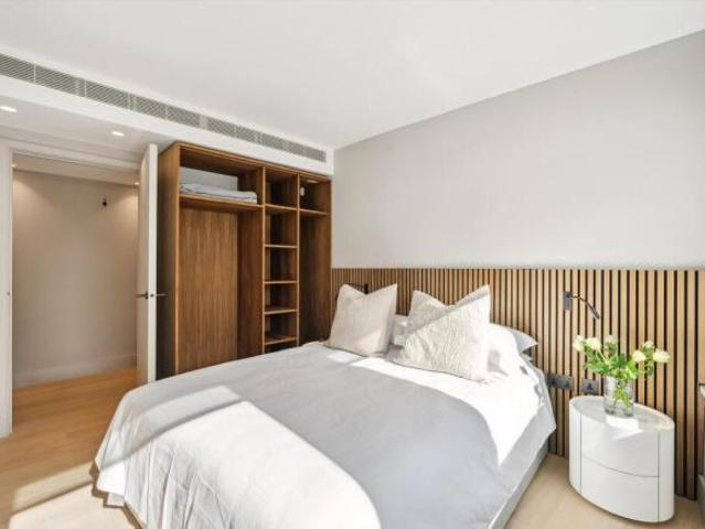 1 bedroom flat for rent in Kensington Church Street, London, W8