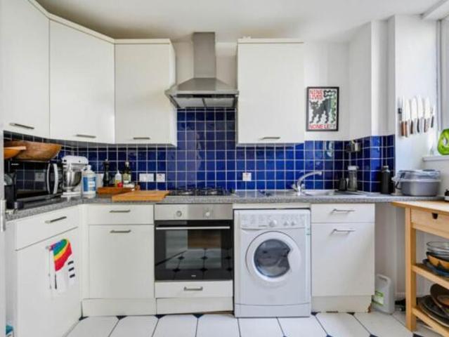 1 bedroom flat for rent in Kensington Gardens Square, Bayswater W2