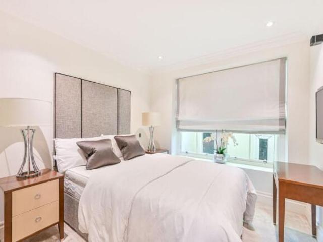1 bedroom flat for rent in Kensington Gardens Square, Bayswater, London, W2
