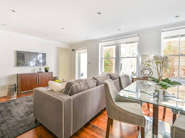 1 Bedroom Flat for Rent in Kensington Gardens Square | Foxtons