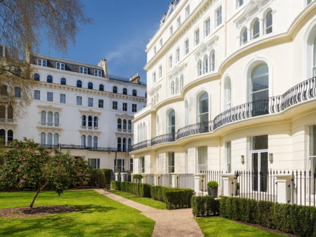 1 bedroom flat for rent in Kensington Gardens Square, London, W2