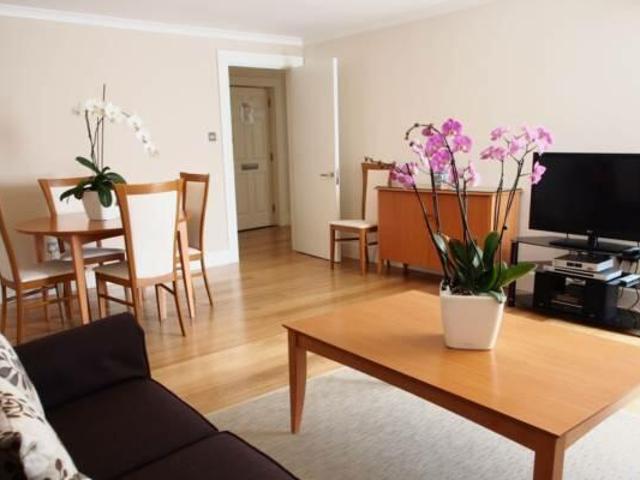 1 Bedroom Flat For Rent In Kensington High Street, London
