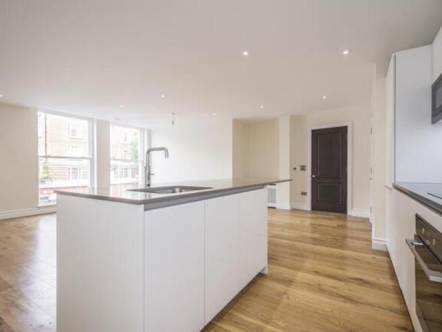 1 bedroom flat for rent in Kensington High Street London W8