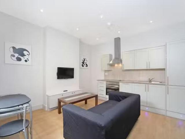 1 bedroom flat for rent in Kelsey Park Road, Beckenham, BR3 6L.