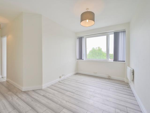 1 Bedroom Flat for Rent in Kersfield Road | Foxtons