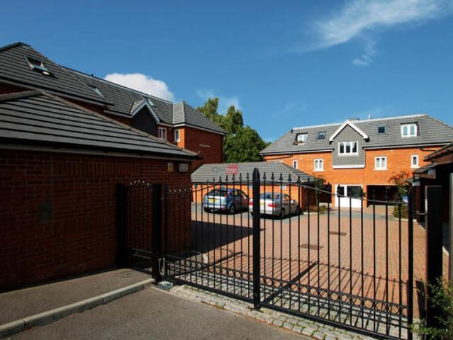 1 bedroom flat for rent in Kestrel Road, Chatham, ME5