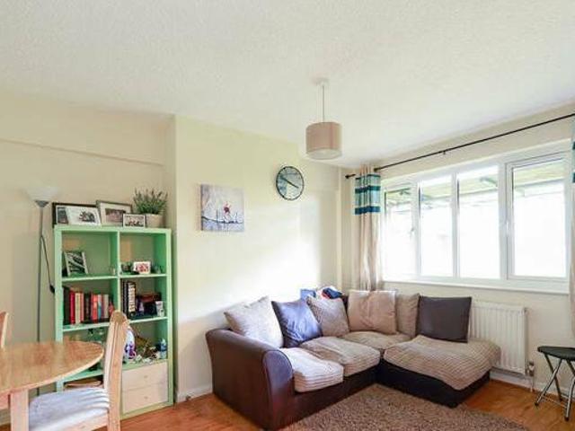1 bedroom flat for rent in Kimber Road SW18 1 bed 1 rec 1 bath SW18