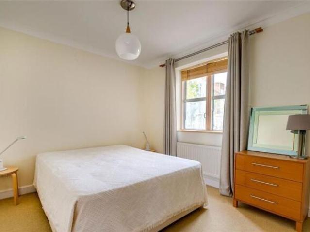 1 bedroom flat for rent in King Henrys Reach, Bishops Park, W6