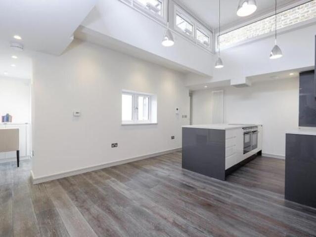 1 bedroom flat for rent in King Street, Richmond, TW9