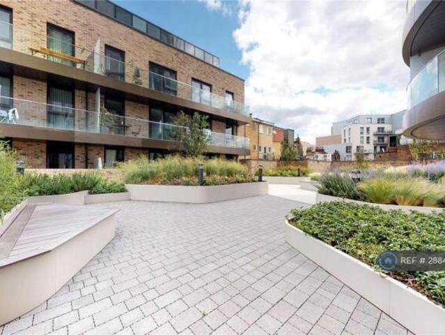 1 bedroom flat for rent in Kingsland High St, London, E8