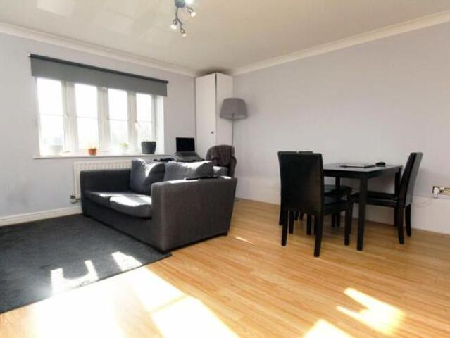 1 bedroom flat for rent in Kingsleigh Close, Brentford, TW8
