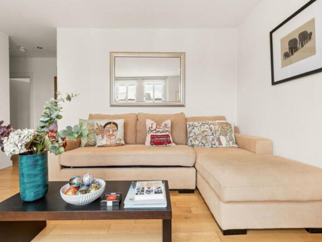 1 bedroom flat for rent in Kingsley Flats, Old Kent Road, Southwark, London, SE1
