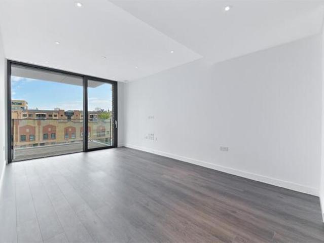 1 bedroom flat for rent in Kingwood House, Chaucer Gardens, Aldgate, London, E1
