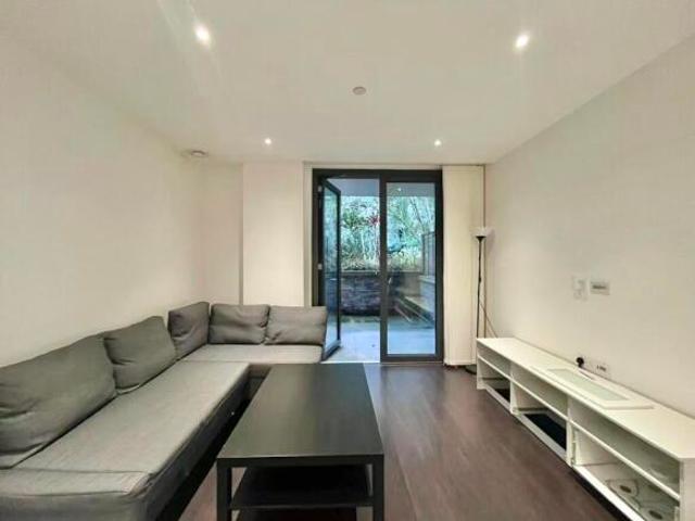 1 bedroom flat for rent in Kingwood House, Chaucer Gardens, Tower Hamlets, London, E1
