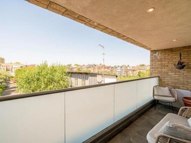 1 bedroom flat for rent in Kilburn Lane, North Kensington, W10