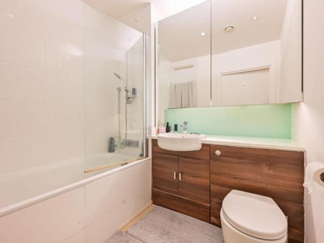 1 bedroom flat for rent in Killick Way, Stepney, London, E1