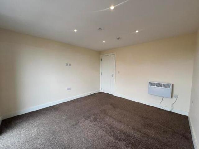 1 bedroom flat for rent in Kisar Court, Salisbury Street, SO15