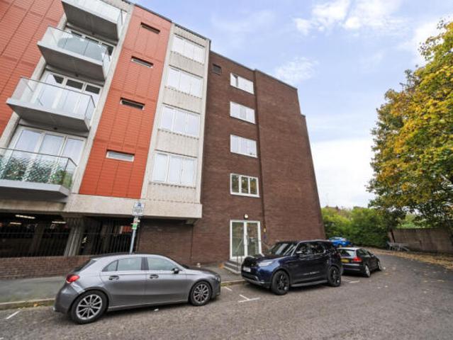 1 bedroom flat for rent in Knoll Rise, Orpington, BR6