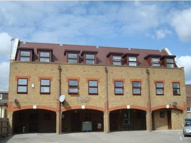 1 bedroom flat for rent in Knights Court Foksville Road Canvey Island Essex SS8