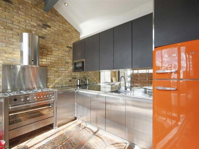 1 bedroom flat for rent in Lambeth High Street, Albert Embankment, SE1