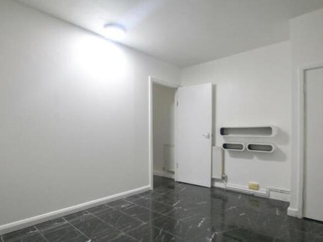 1 Bedroom Flat For Rent In Lant Street, London