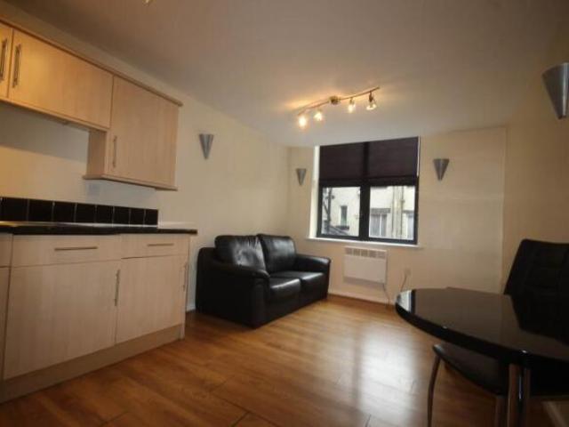 1 bedroom flat for rent in Landmark House, City Centre, Bradford, BD1