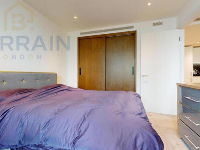 1 bedroom flat for rent in Landmark Pinnacle, 10 Marsh Wall, London, E14
