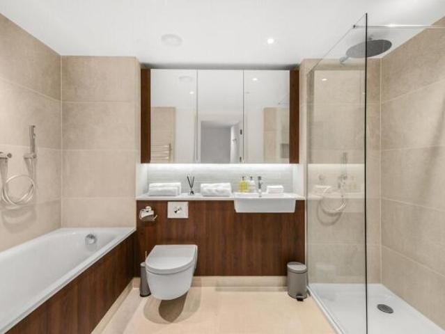 1 bedroom flat for rent in Landmark Pinnacle, Marsh Wall, E14