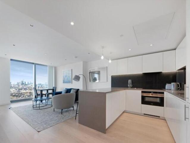 1 bedroom flat for rent in Landmark Pinnacle, Marsh Wall, London, E14