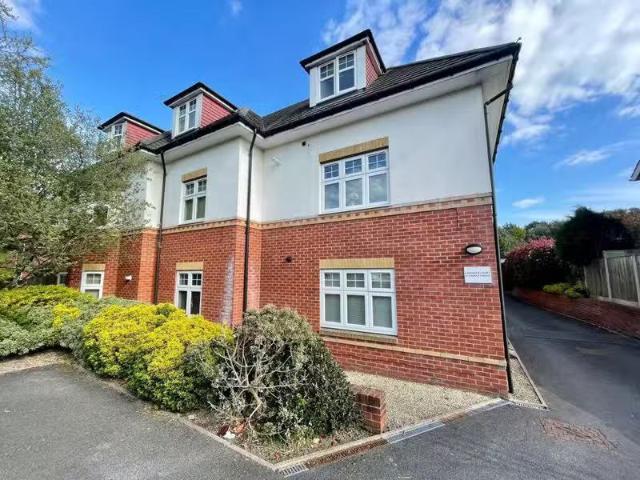 1 bedroom flat for rent in Langley Road, Branksome P05073, B.