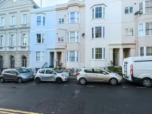 1 bedroom flat for rent in Lansdowne Street, Hove, East Susint.