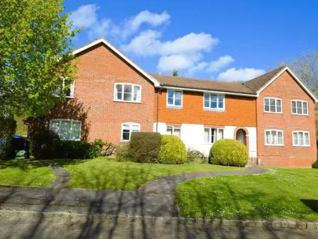 1 bedroom flat for rent in Laird Court, Bagshot, GU19