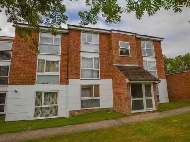 1 bedroom flat for rent in Lakeside Place, London Colney, AL2