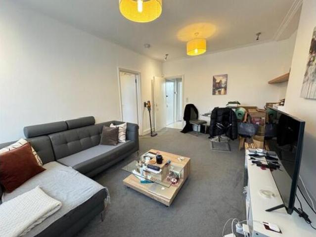 1 bedroom flat for rent in Lakeside Road, Brook Green, London, W14
