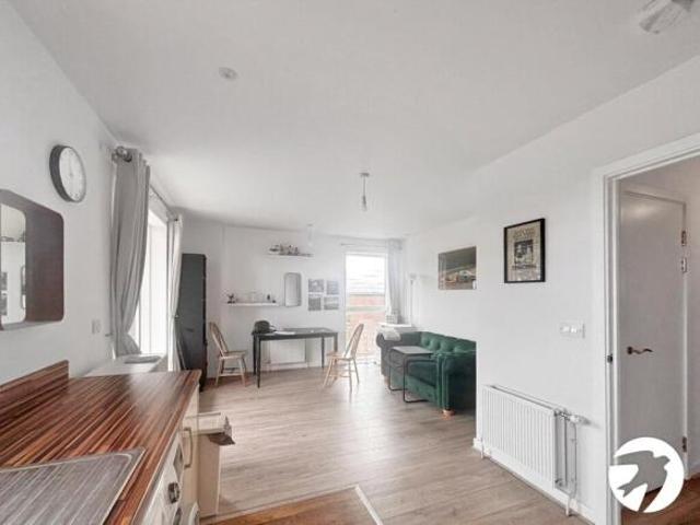 1 bedroom flat for rent in Larner Road, Erith, DA8