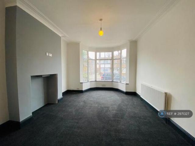 1 bedroom flat for rent in Lawn Road, Doncaster, DN1