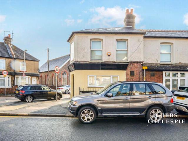 1 bedroom flat for rent in Leavesden Road, Watford, Hertfordshire, WD24