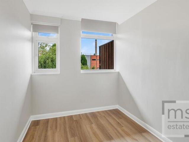 1 bedroom flat for rent in Leen Court, Lenton, Nottingham, NG7