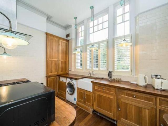 1 bedroom flat for rent in Lewin Road, Streatham Hill, SW16