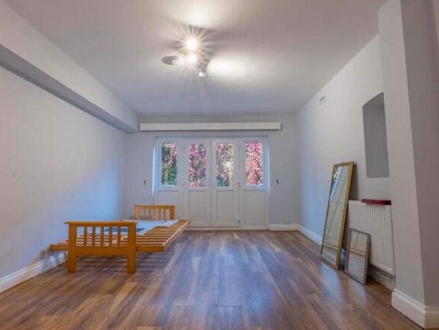 1 bedroom flat for rent in Lexham Gardens 10, High Street Kensington, London, W8