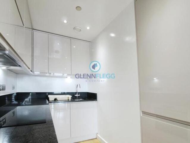 1 bedroom flat for rent in Lexington Apartments, Slough, SL2