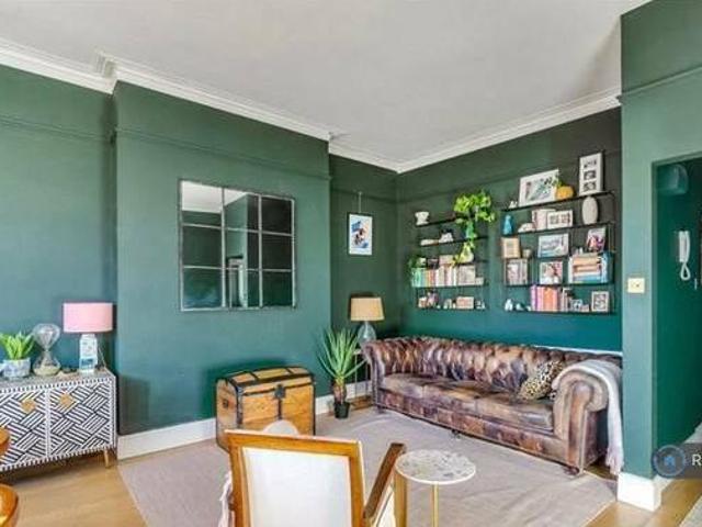 1 bedroom flat for rent in Lime Grove London W12