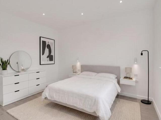 1 bedroom flat for rent in *LIMITED OFFER: £500.00 RENT CONTRIBUTION Sunrise Parkway, Milton Keynes, MK14